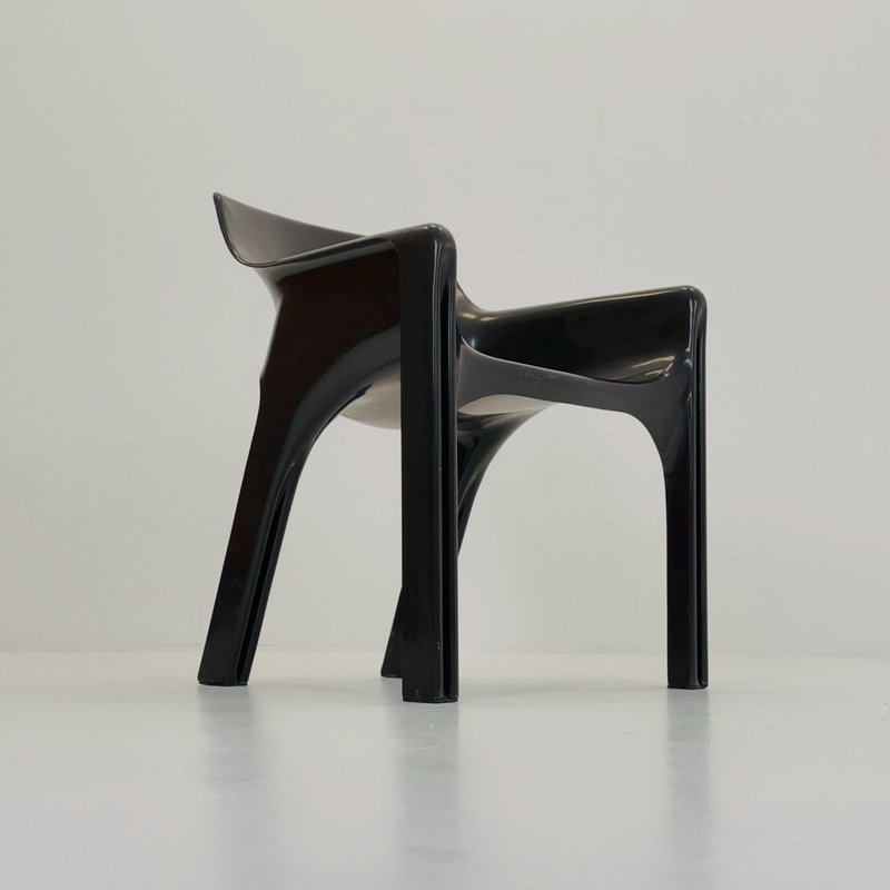 Mid-Century Modern Gaudi Chair by Vico Magistretti for Artemide, 1970s ...