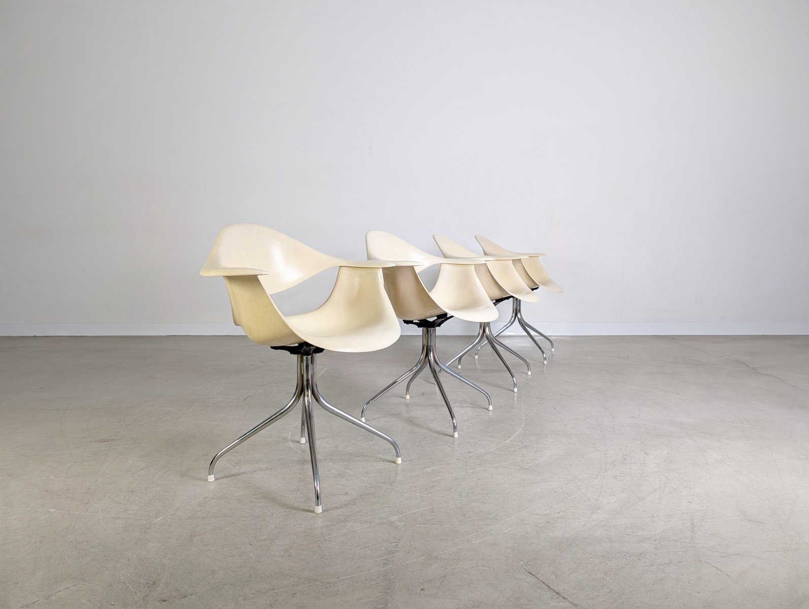 Chaise par Charles Eames et George Nelson pour Herman Miller en vente ...
