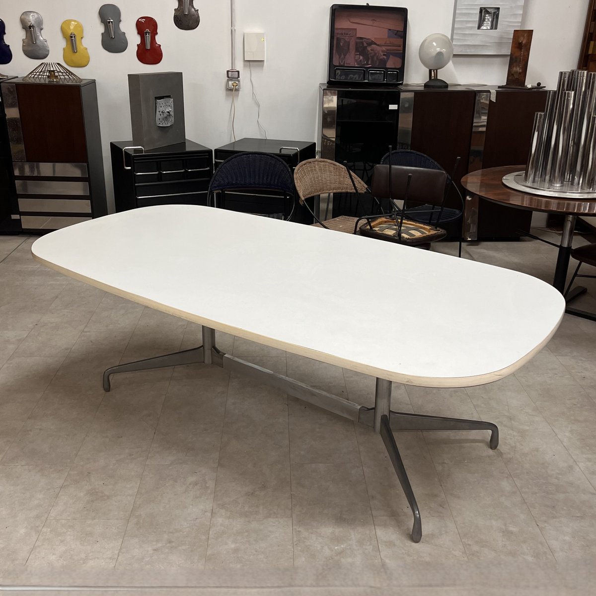 Table Ovale par Charles Eames pour Herman Miller / Vitra, 1960s en ...