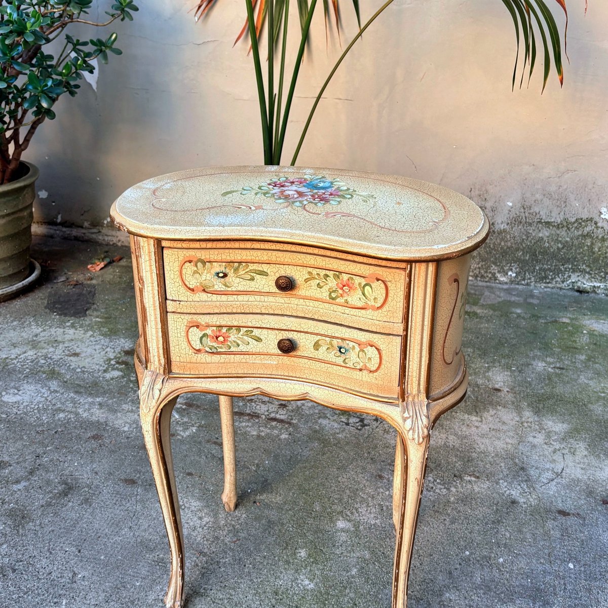 Venetian Style Side Table, 1920s for sale at Pamono