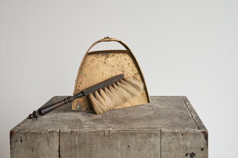 Antique Dustpan and Brush in Patinated Brass and Wood, 19th Century ...