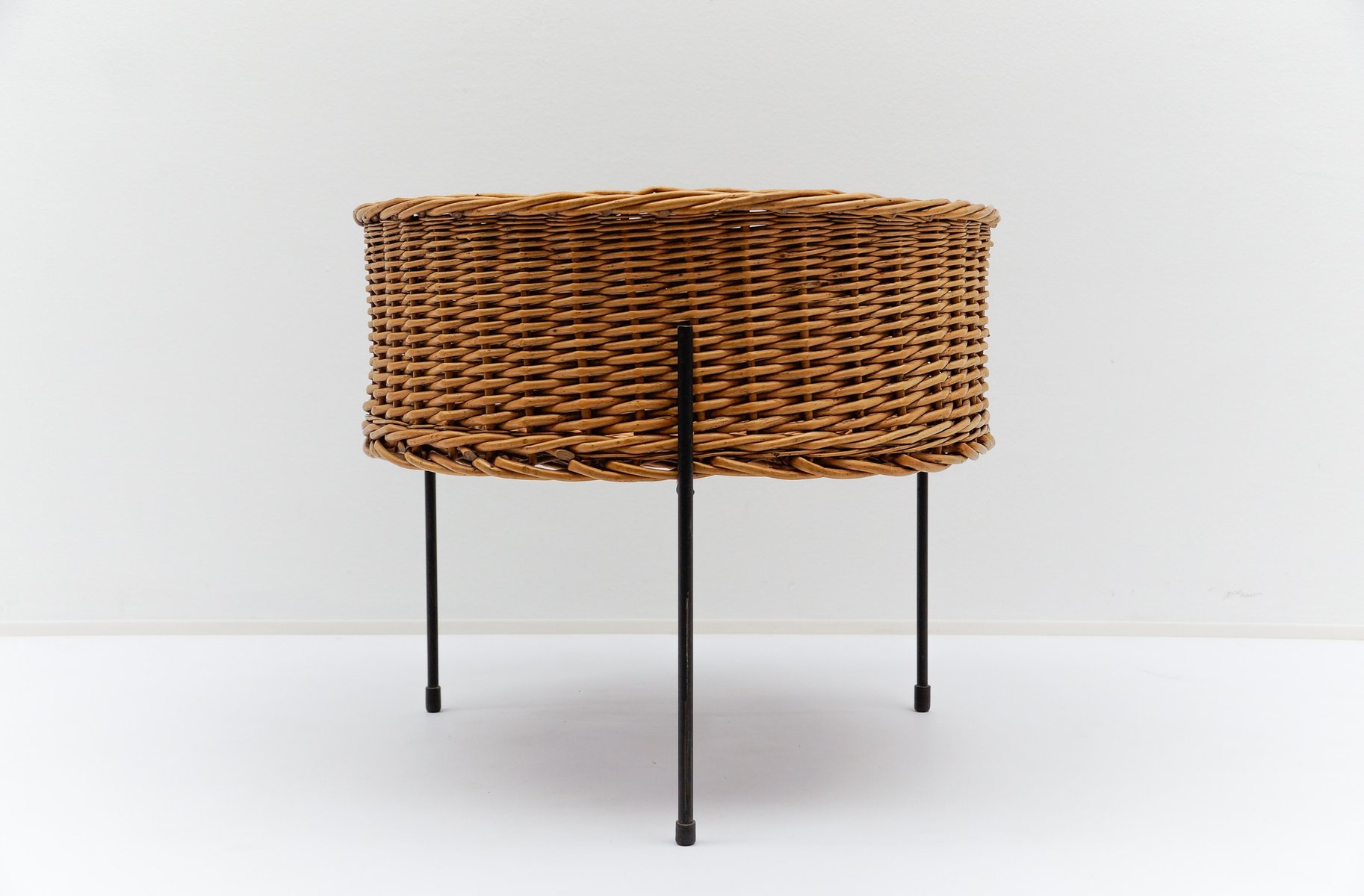 Mid-Century Modern Rattan String Basket, 1960s for sale at Pamono