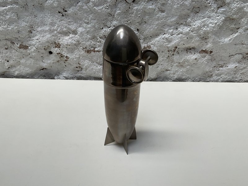 Art Deco Zeppelin Cocktail Shaker in Chrome-Plated Metal, Central ...