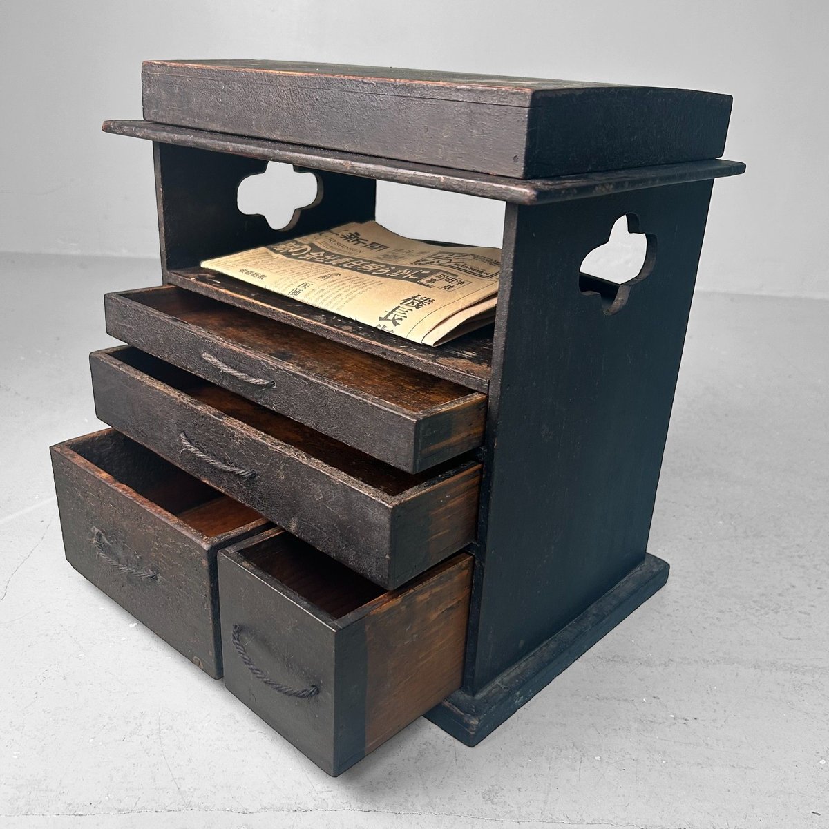 Antique Japanese Suzuri Tansu Writing Chest, 1890s for sale at Pamono