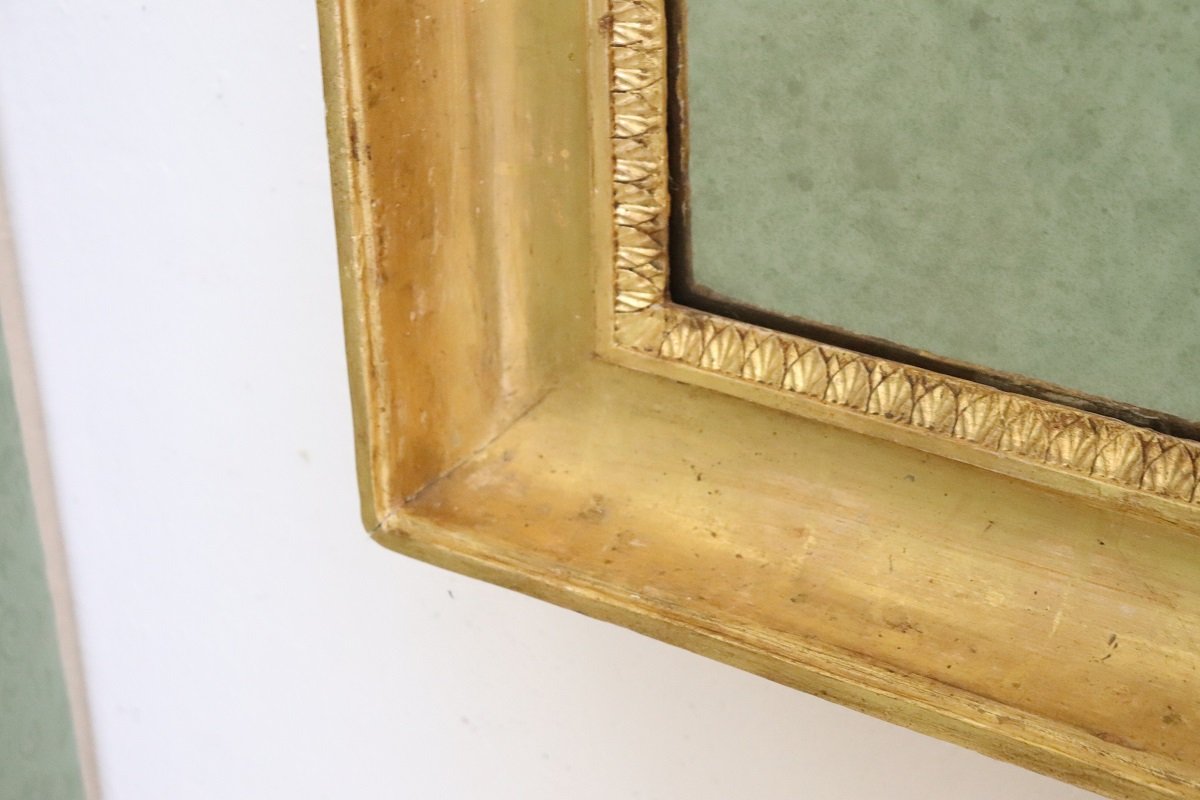 Specchio antico da parete in legno dorato, inizio XIX secolo in vendita ...