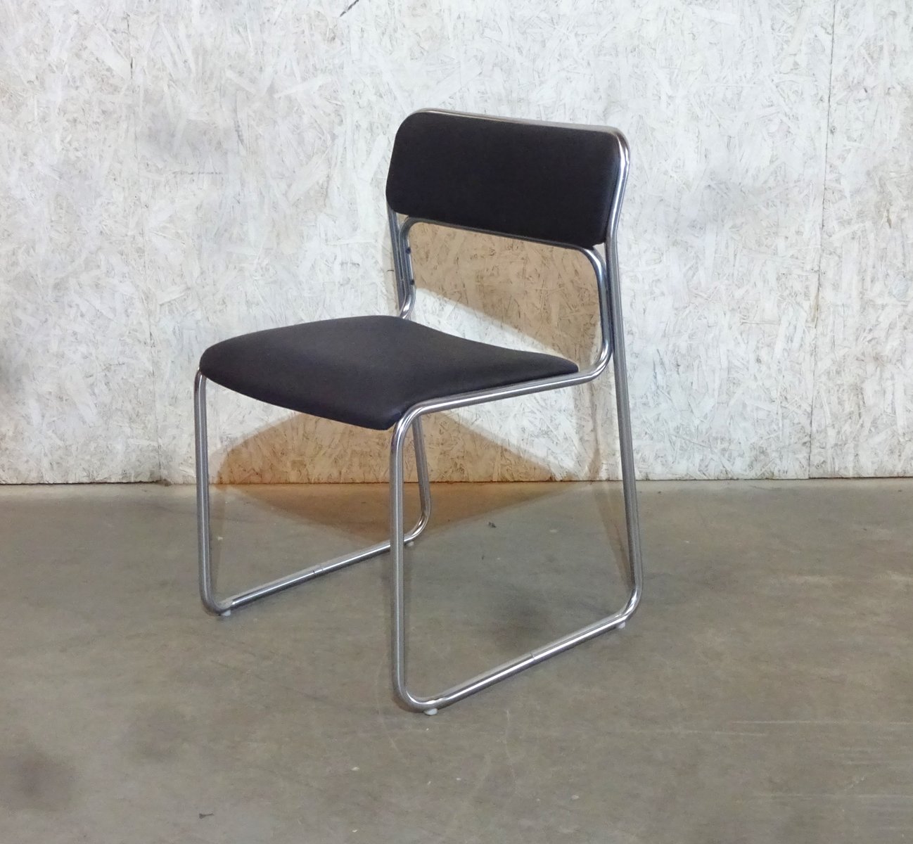 Vintage Model SE09 Dining Chairs with Tubular Frame by Walter Antonis ...