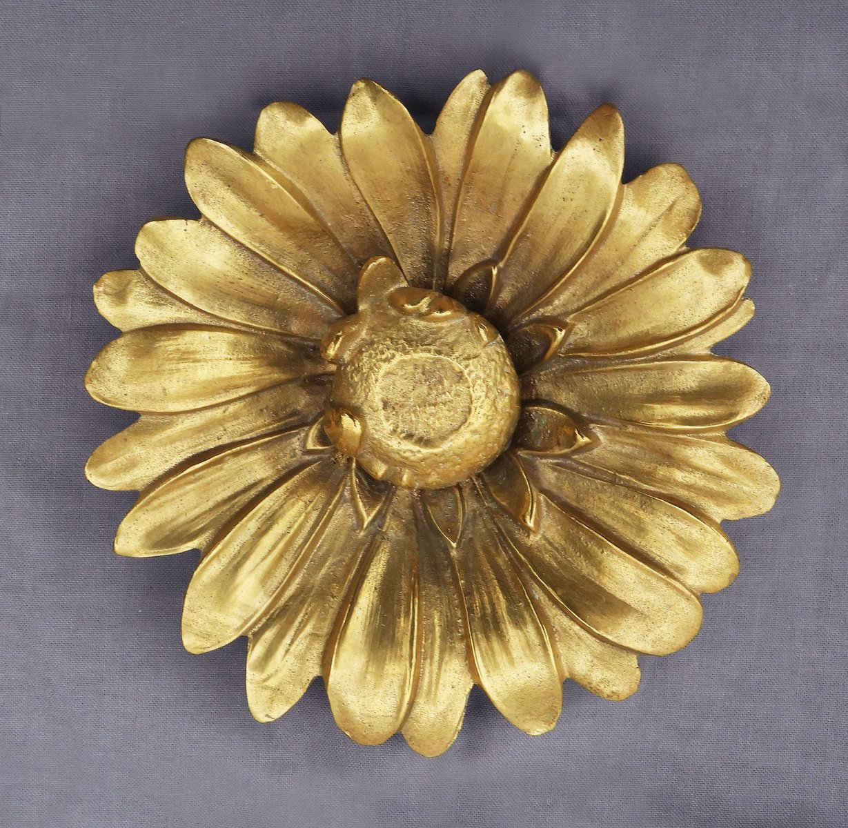 Mid-Century French Bronze Sunflower Vide Poche, 1960s for sale at Pamono
