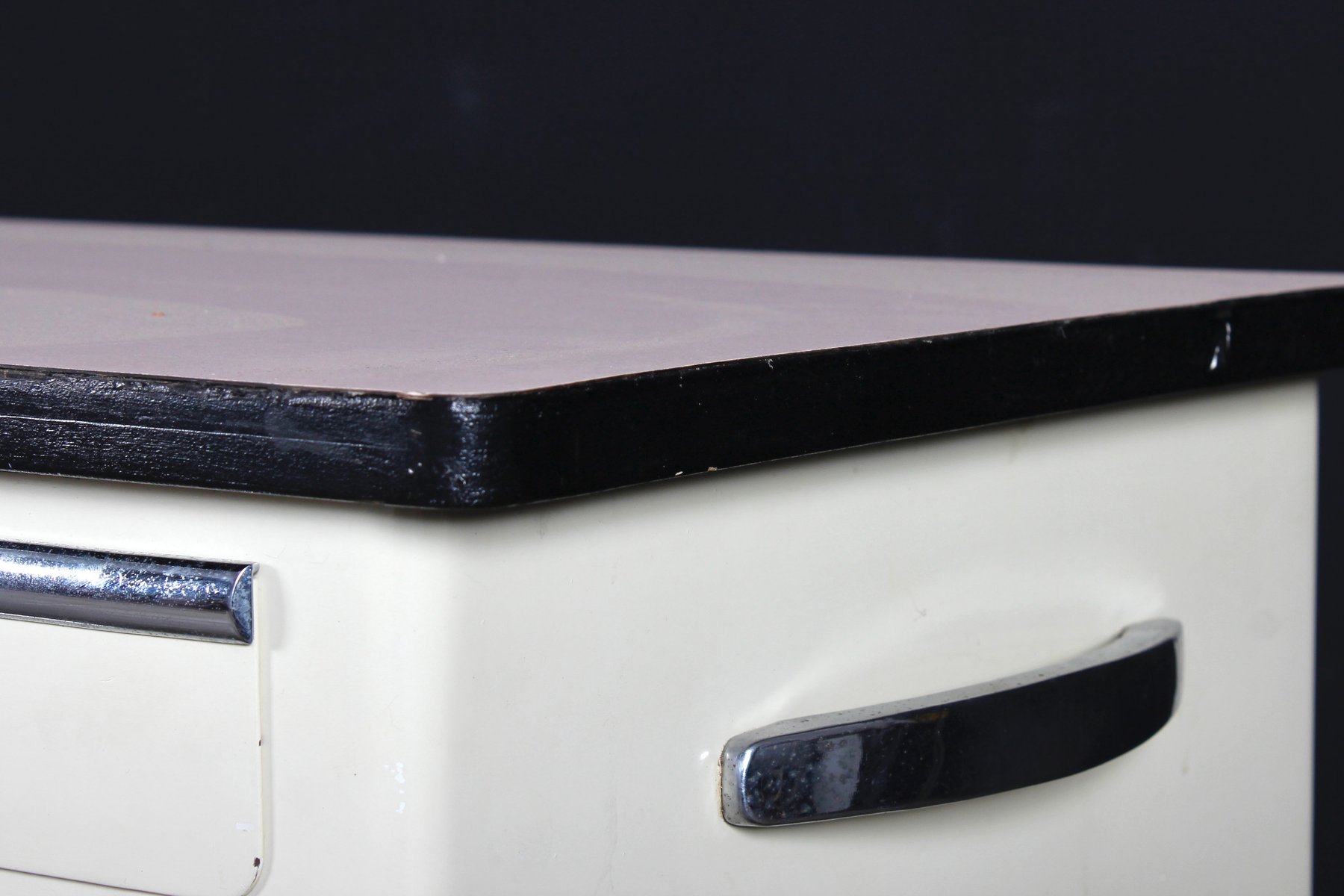 Vintage Bauhaus Industrial Cabinet from Baisch, 1940s for sale at Pamono