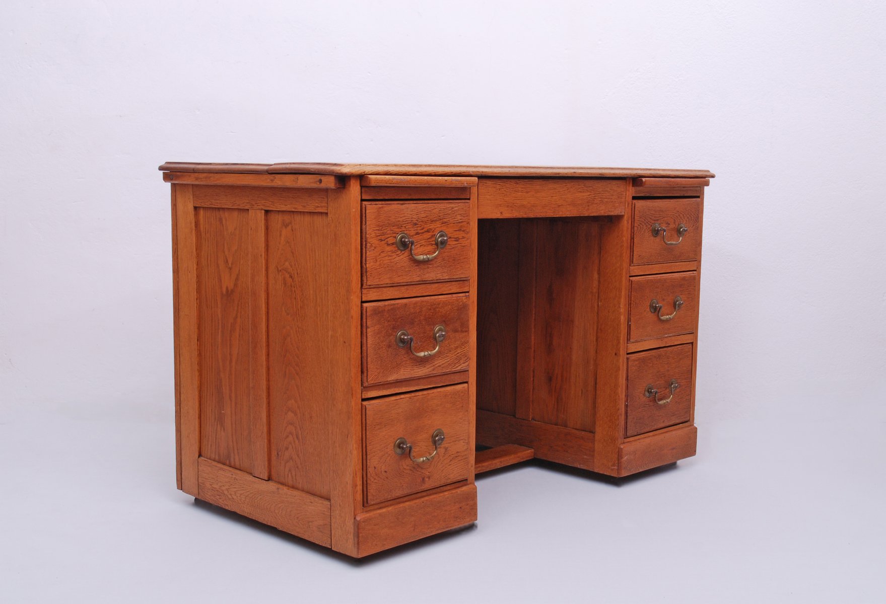 Small Antique Oak Desk, 1890s for sale at Pamono