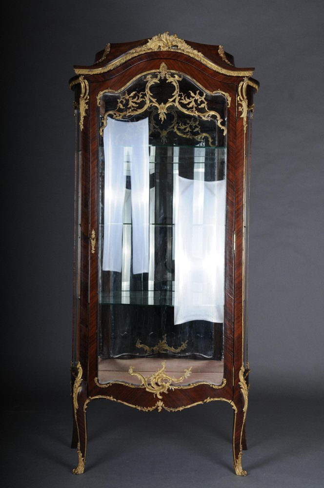 Französische Louis XV Napoleon III Vitrine mit Vergoldeter Bronze ...