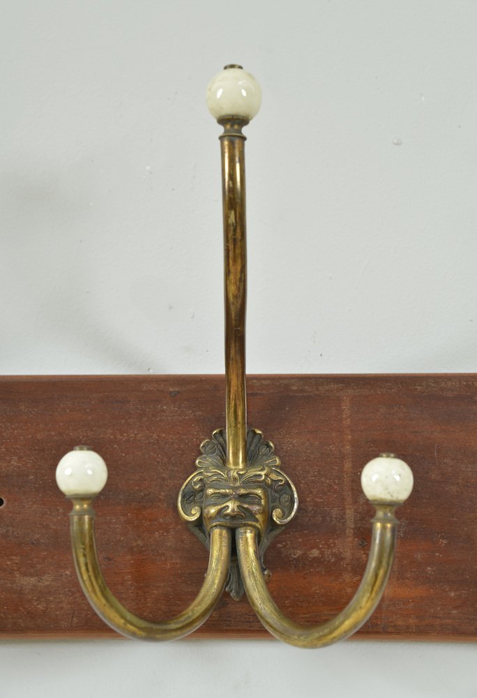 Antike gotische vier Hut- und Kleiderhaken aus Messing & Keramik, 19 ...