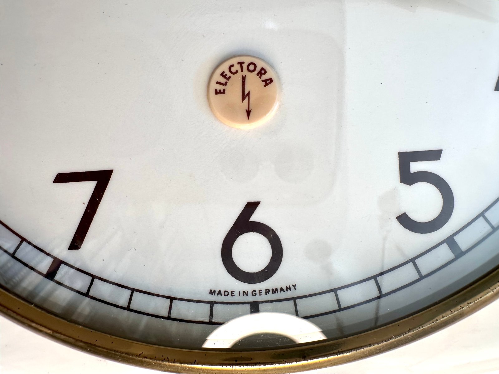 Early Battery Spring-Wound Electora Model No. 31/1012 Wall Clock in ...