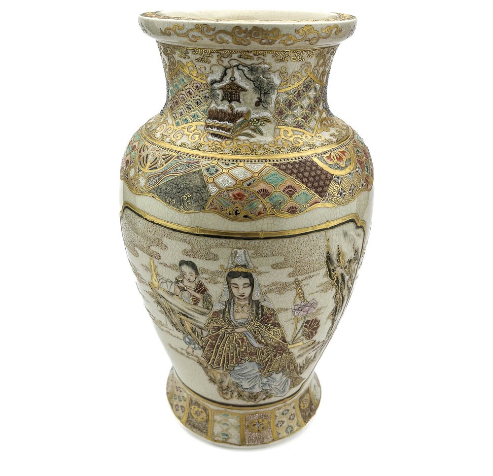 Antique Japanese Satsuma Ware Vase, 19th Century for sale at Pamono