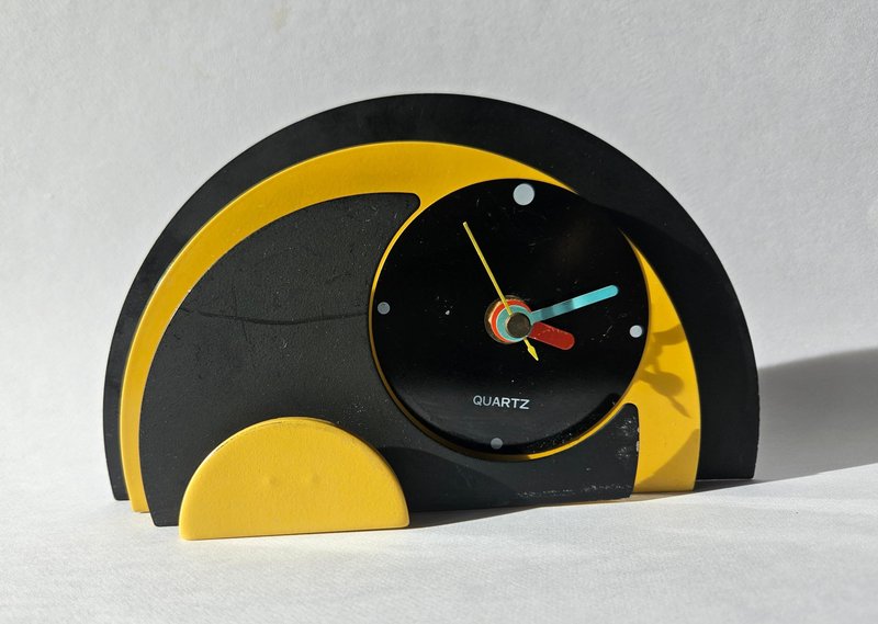 Mid-Century Table or Desk Clock, 1970s for sale at Pamono