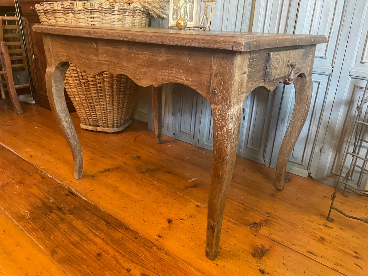 French Louis Quinze Coffee or Side Table, 18th Century for sale at Pamono