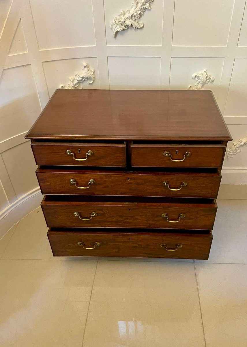 Commode à Tiroirs George III Antique en Acajou, 1790s en vente sur Pamono