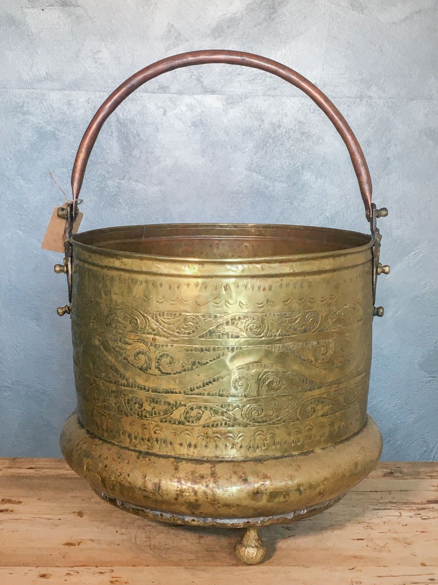 Large Antique Cauldron in Brass and Chiseled Copper, 1800s for sale at ...
