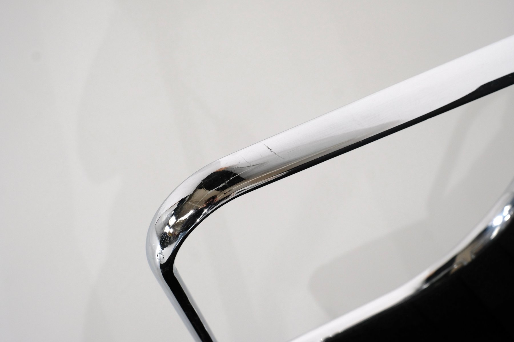 Poltrone EA 117 di Charles Ray Eames per ICF, USA, 1969, set di 4 in ...