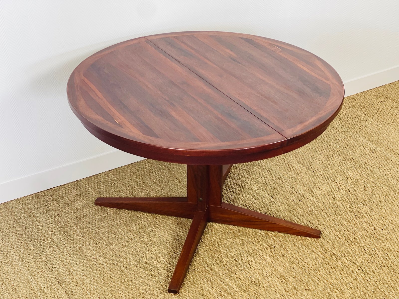 Scandinavian Round Extendable Dining Table in Rosewood, 1960s for sale ...