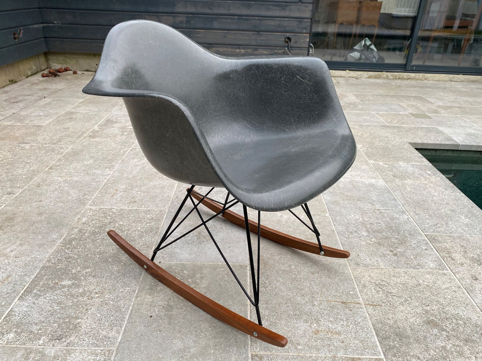 Fauteuil à Bascule Rar Gris Éléphant par Charles and Ray Eames pour ...