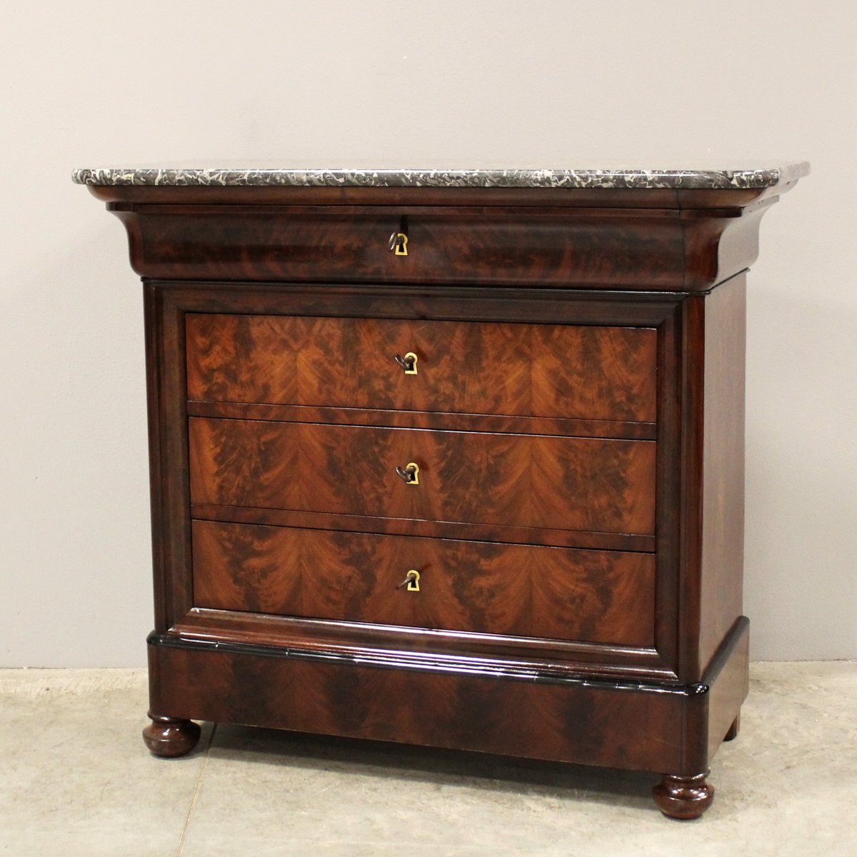 19th Century Louis Philippe Chest of Drawers for sale at Pamono