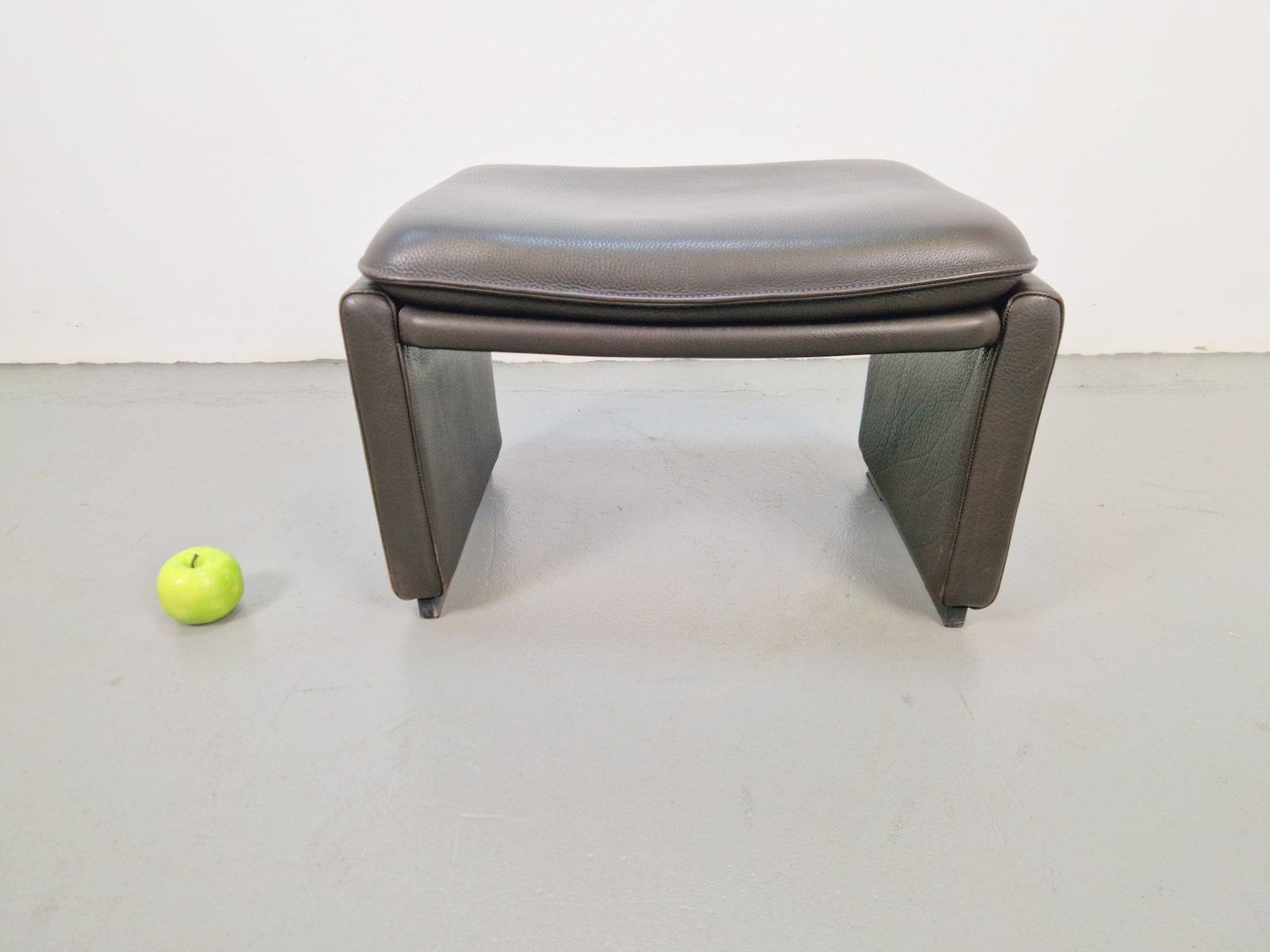 DS 50 Ottoman in Brown Buffalo Leather from De Sede, 1990s for sale at ...