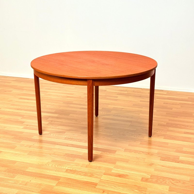Swedish Round Dining Table in Teak by Bertil Fridhagen for Bodafors ...
