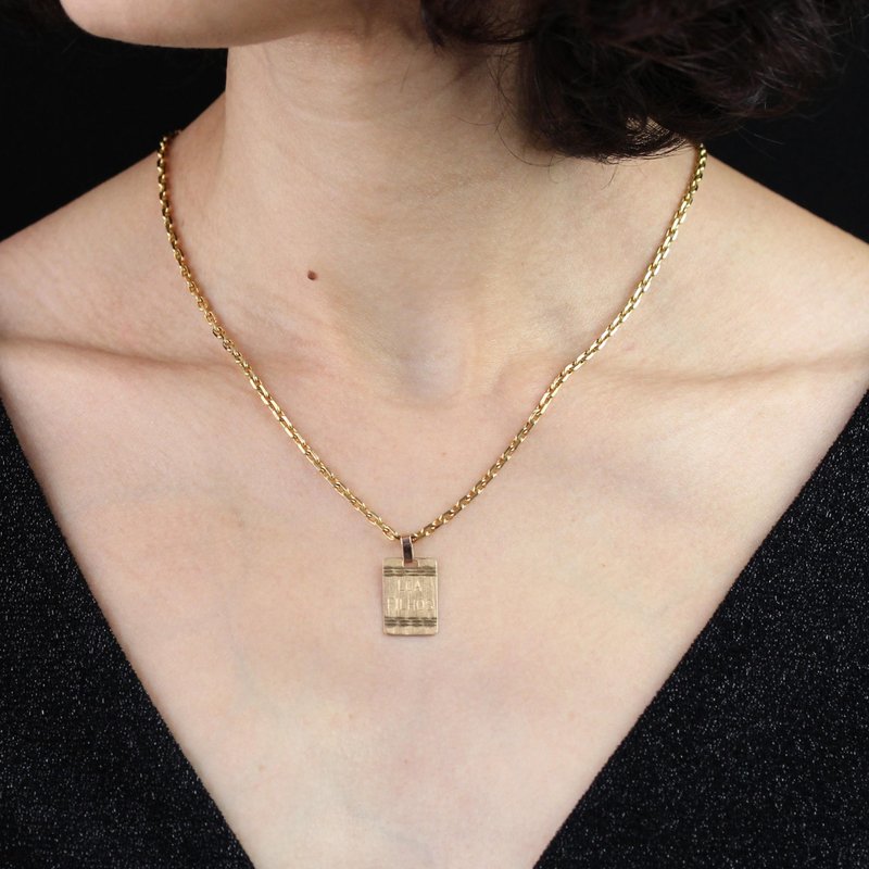 Rectangular Medal Pendant in 18 Karat Rose Gold, 1960s for sale at Pamono
