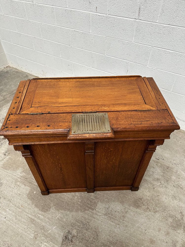 Late 19th Century Oak Reception Desk for sale at Pamono