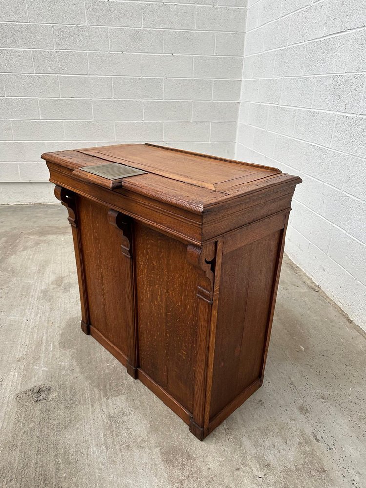 Late 19th Century Oak Reception Desk for sale at Pamono