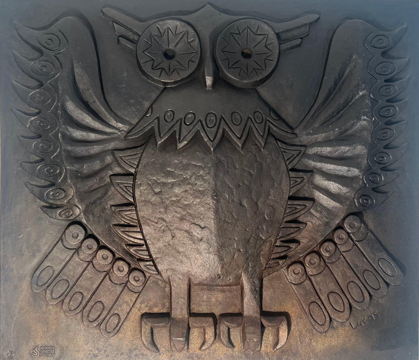 Modernist Cast Iron Fireplace Owl Backplate by Lucas for Fondeur Stern ...