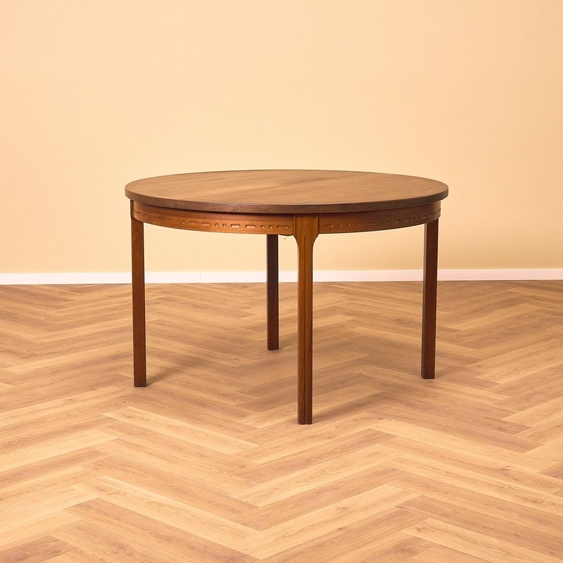 Swedish Round Dining Table in Walnut by Nils Jonsson for Troeds, 1950 ...