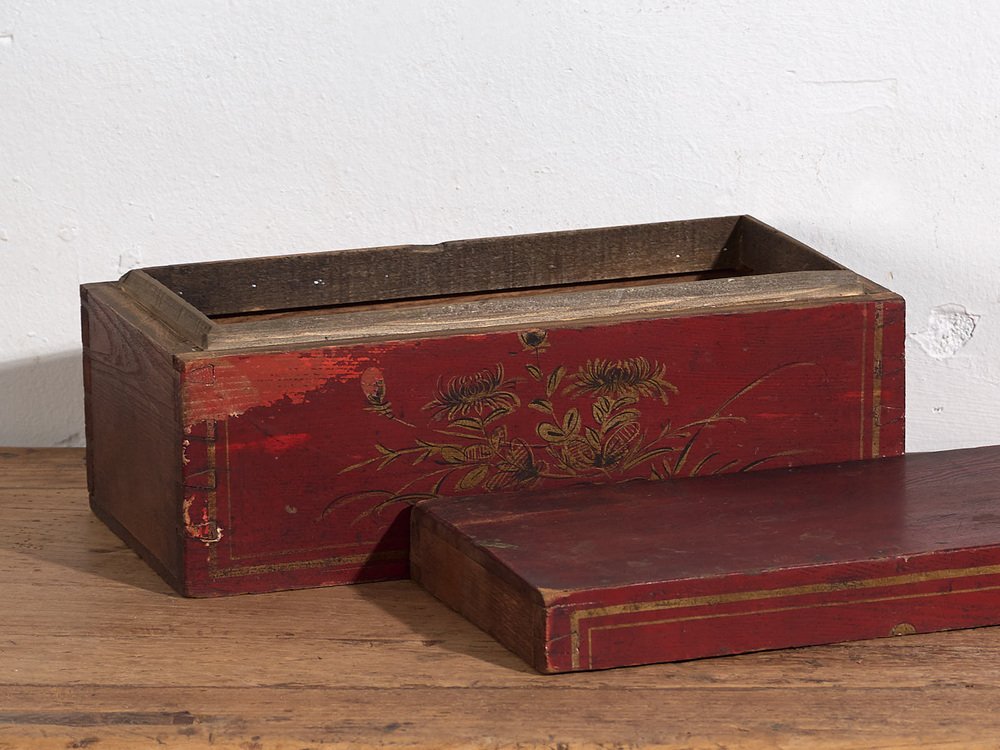 Small Antique Box with Floral Details, 1900s for sale at Pamono