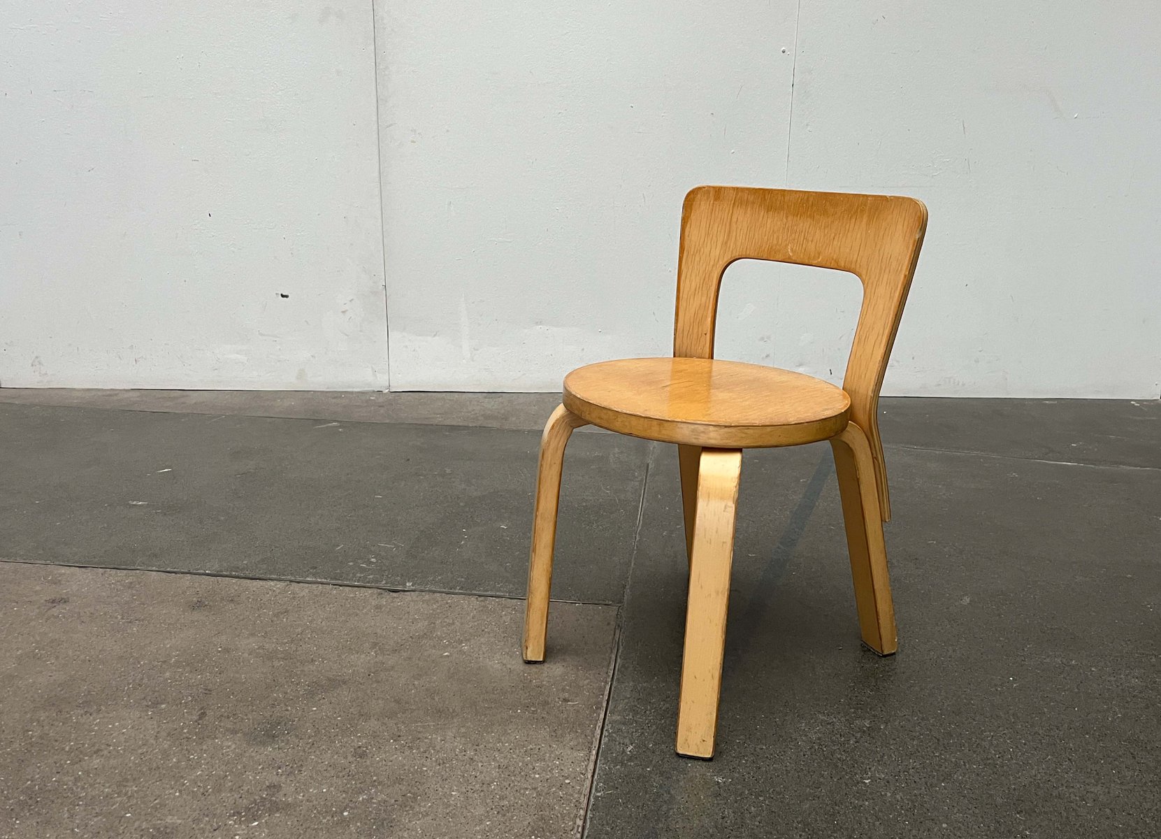 Mid-Century Modern Early N65 Children's Chair by Alvar Aalto for Artek, 1950s for sale at Pamono