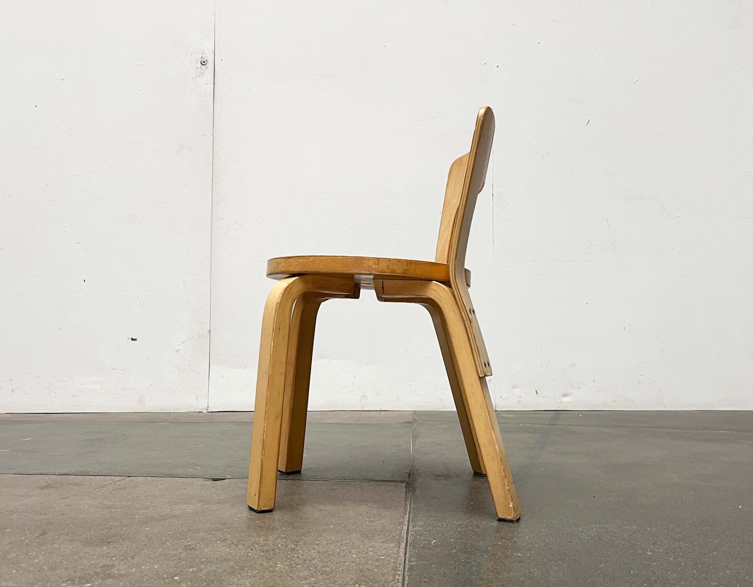 Mid-Century Modern Early N65 Children's Chair by Alvar Aalto for Artek, 1950s for sale at Pamono
