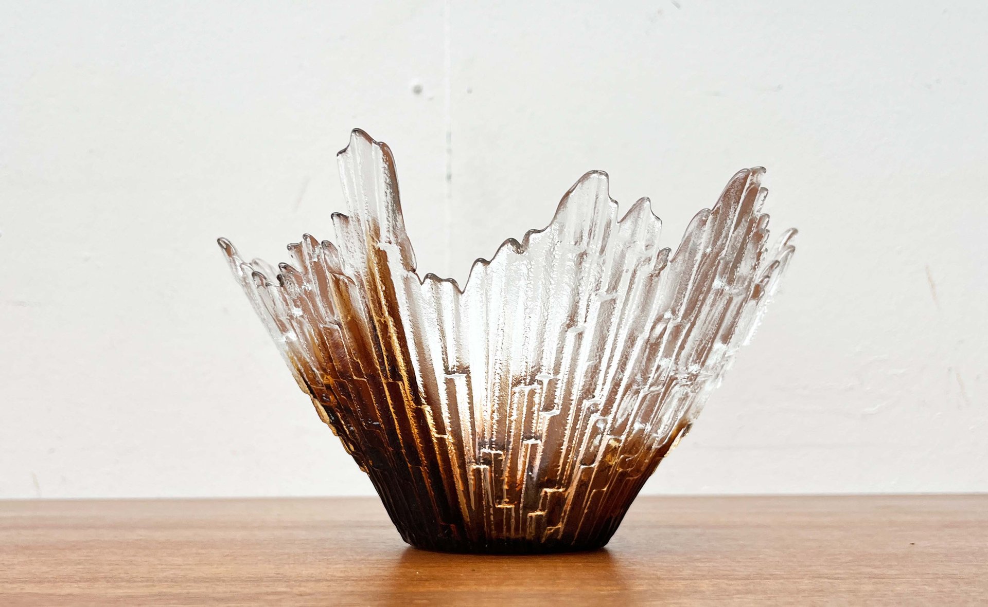 Mid-Center Modern Revontulet Series Glass Bowl by Tauno Wirkkala for ...