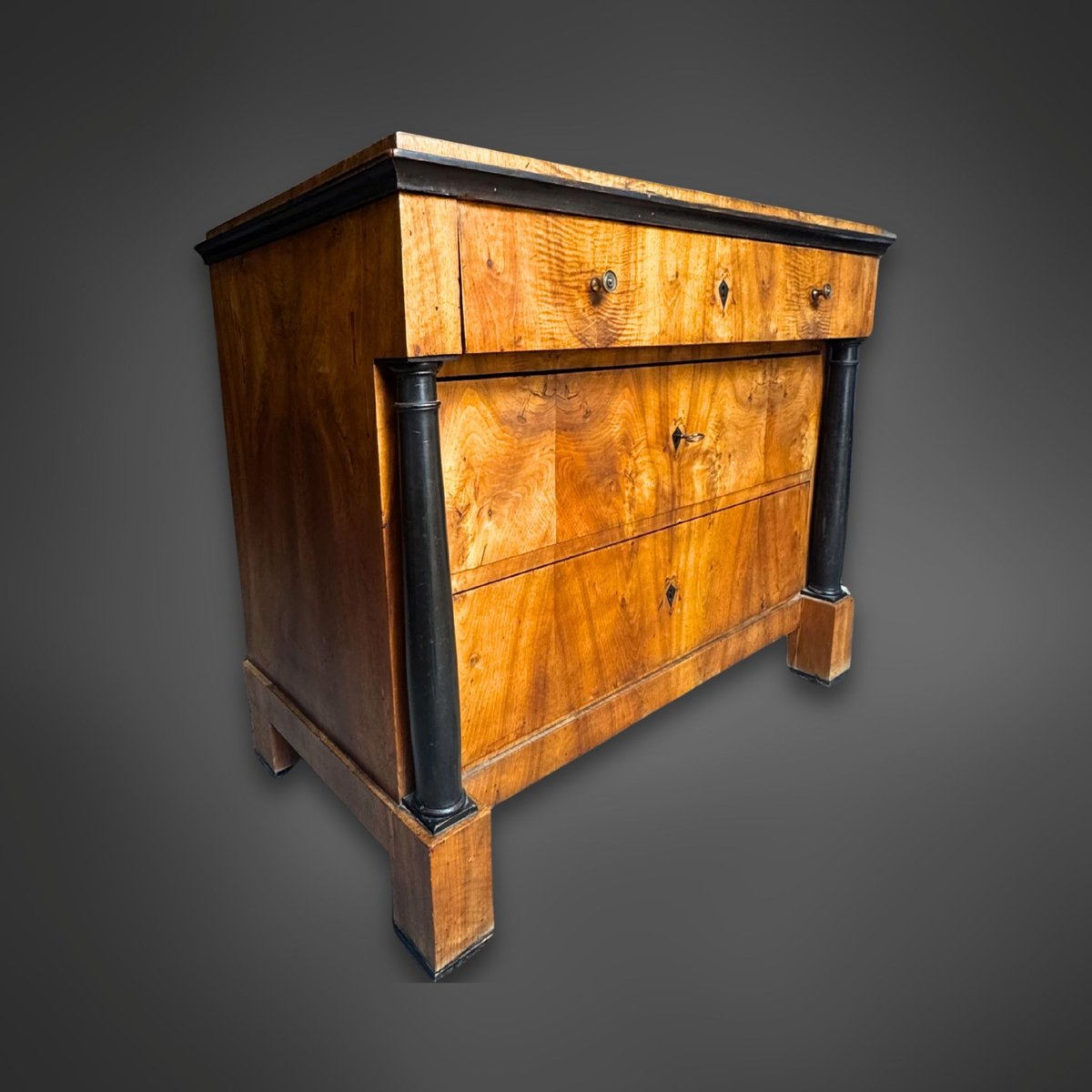 Biedermeier Writing Desk in Walnut, 1820-1830 for sale at Pamono