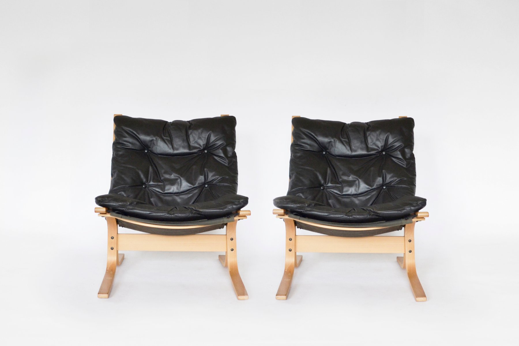 Vintage Siesta Chairs in Black Leather and Plywood by Ingmar Relling ...