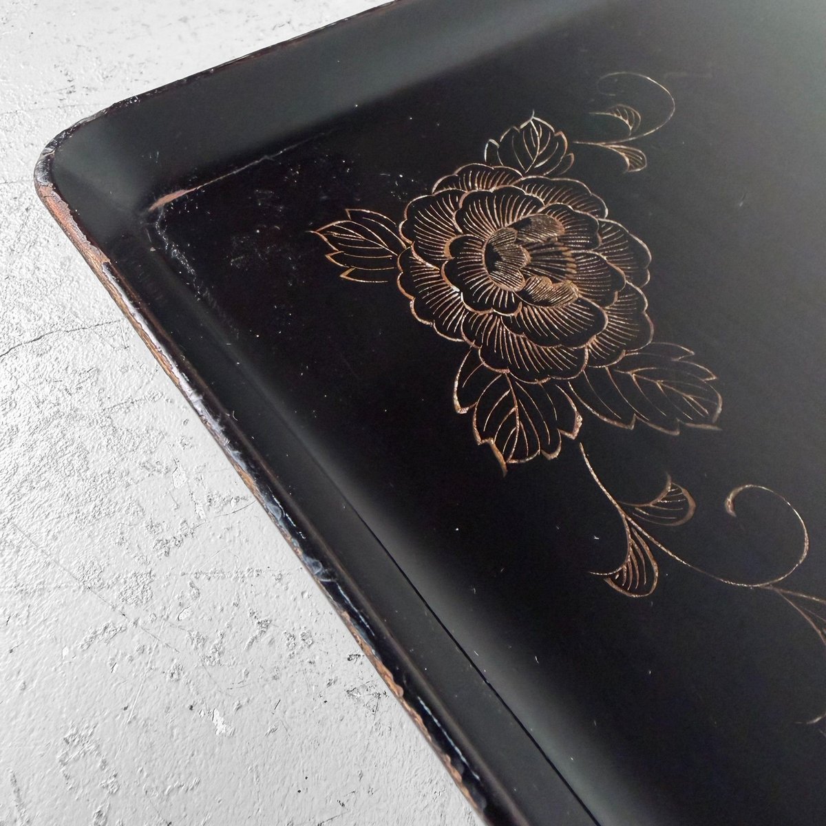 Japanese Lacquered Obon Tray with Peony, 1920s for sale at Pamono