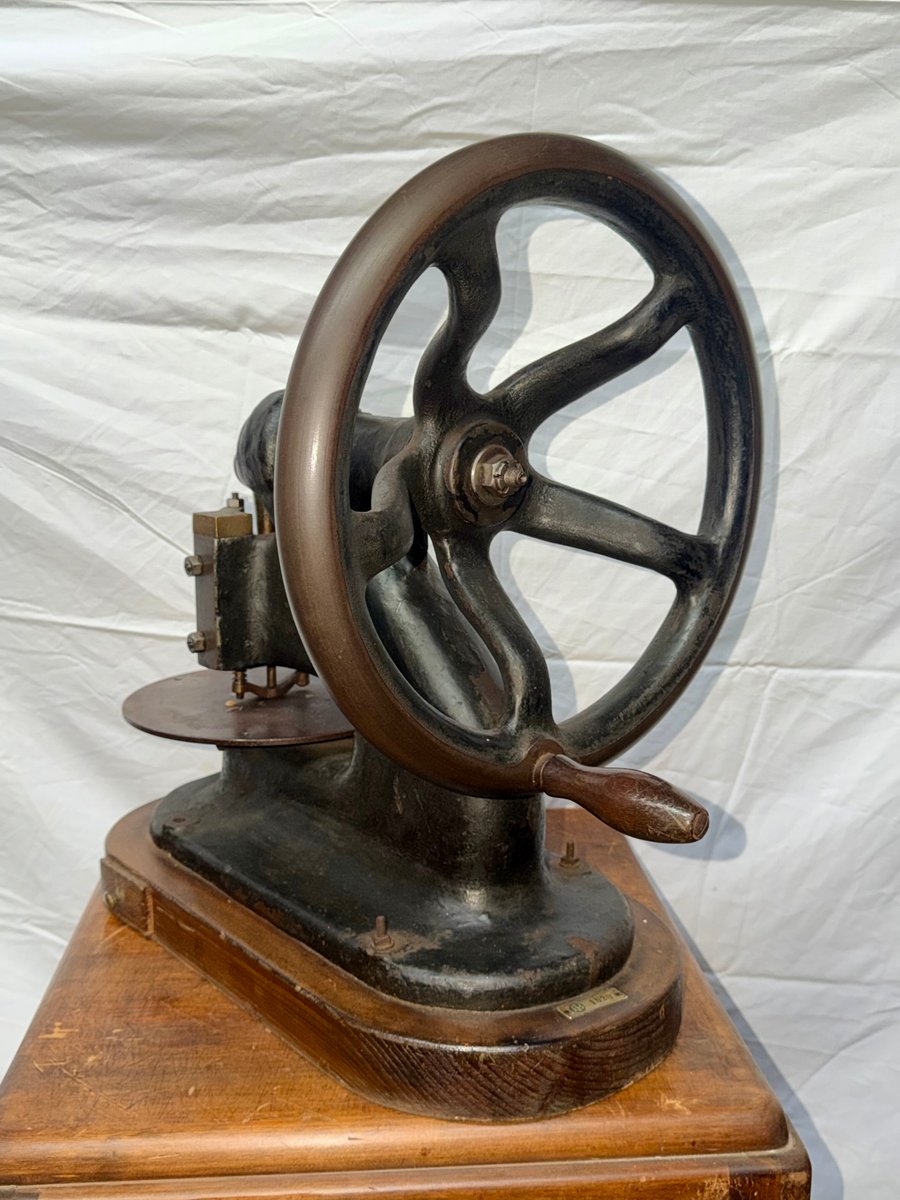 Antique Italian Flywheel Punch, 1890s for sale at Pamono
