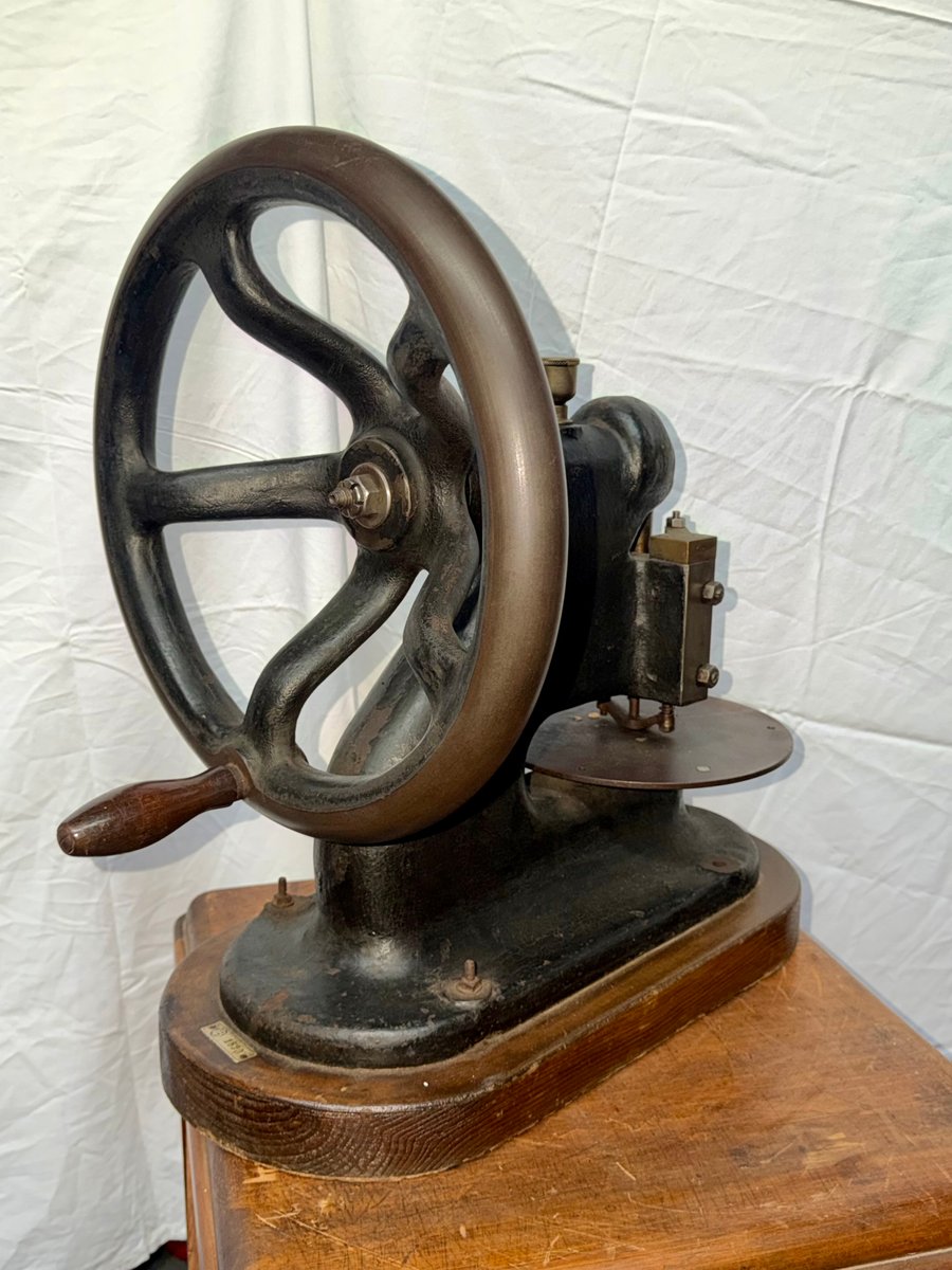 Antique Italian Flywheel Punch, 1890s for sale at Pamono