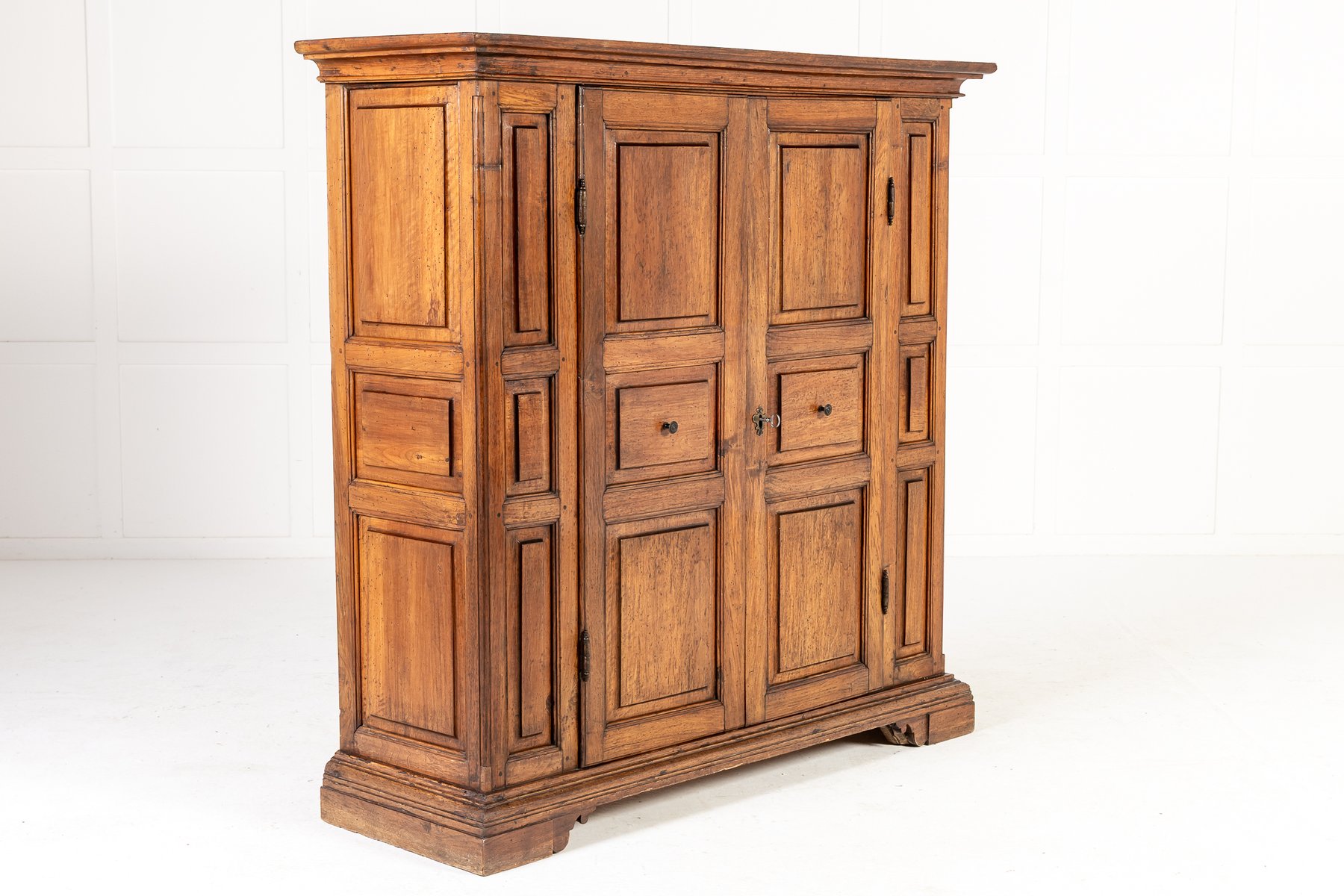 Antique Italian Walnut Cabinet, 1700s for sale at Pamono