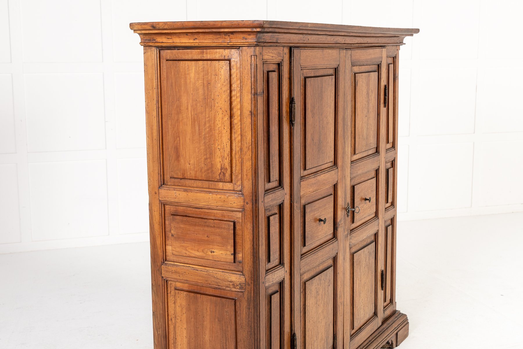 Antique Italian Walnut Cabinet, 1700s for sale at Pamono