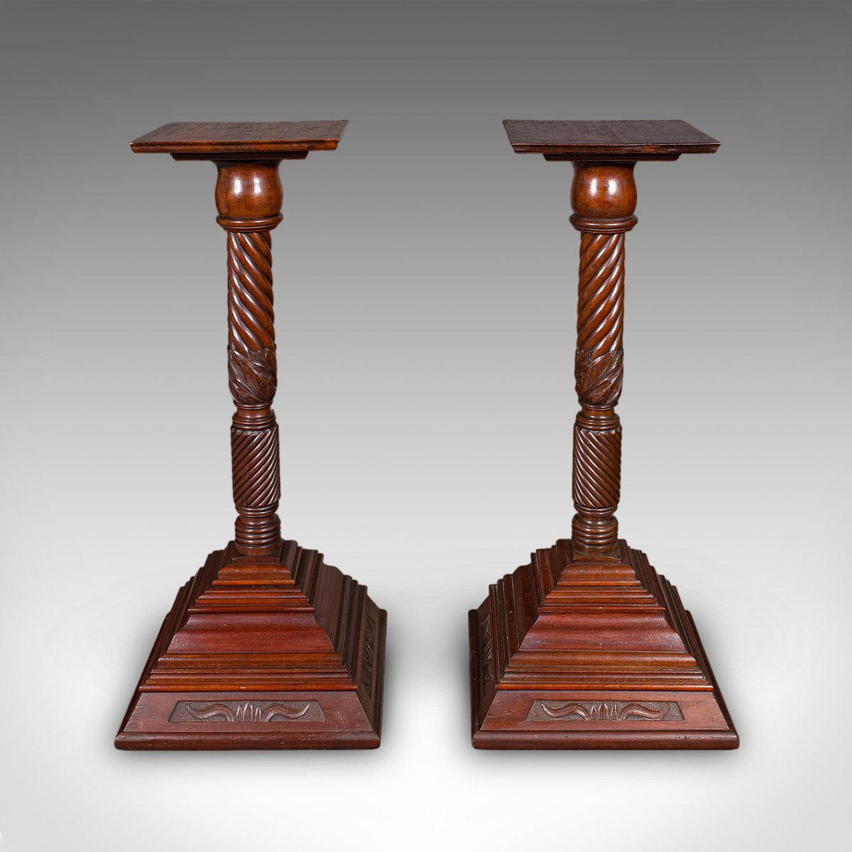 Grande Torchiere Victorienne Antique, Angleterre, 1900s, Set de 2 en ...