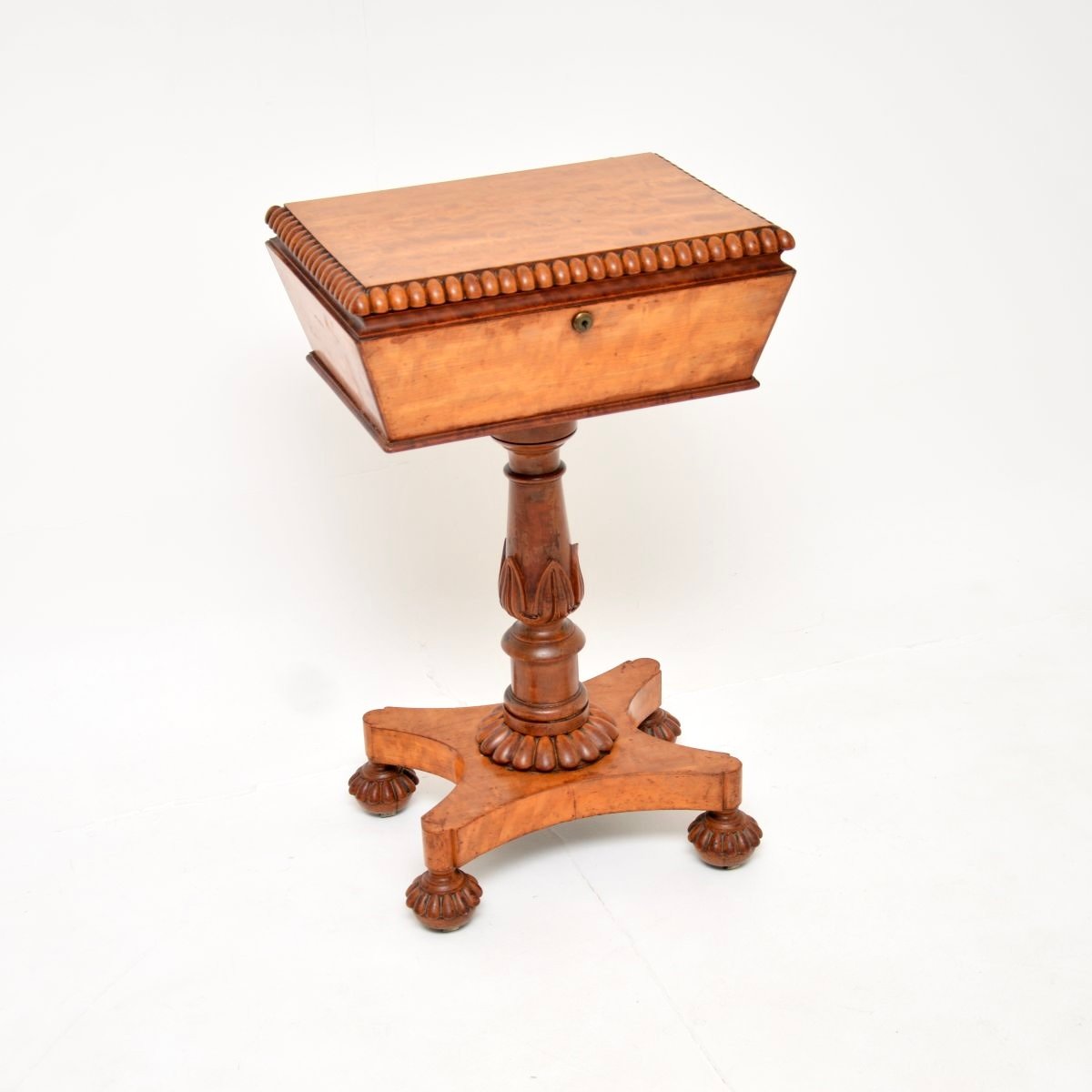 Antique William IV Satin Wood Tea Poy / Side Table, 1830 for sale at Pamono