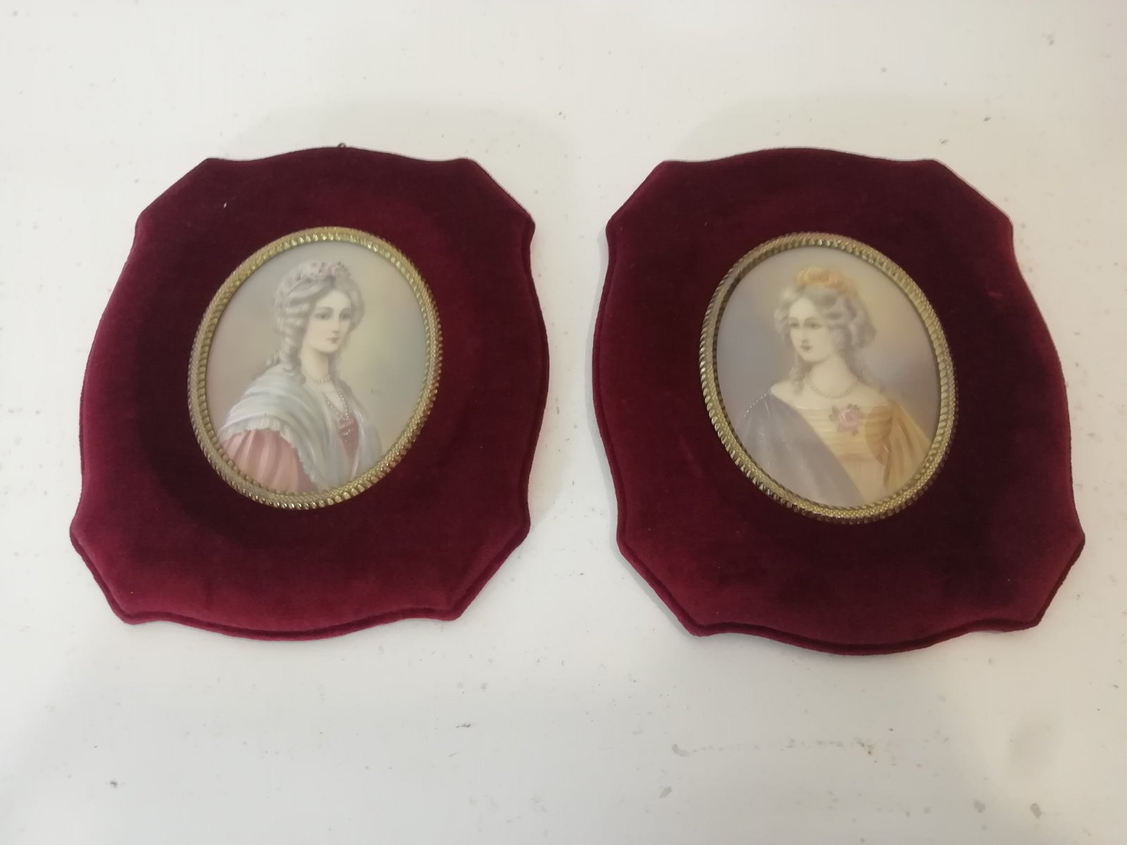 Burgundy Red Velvet and Curved Glass Frames, 1940s, Set of 2 for sale ...