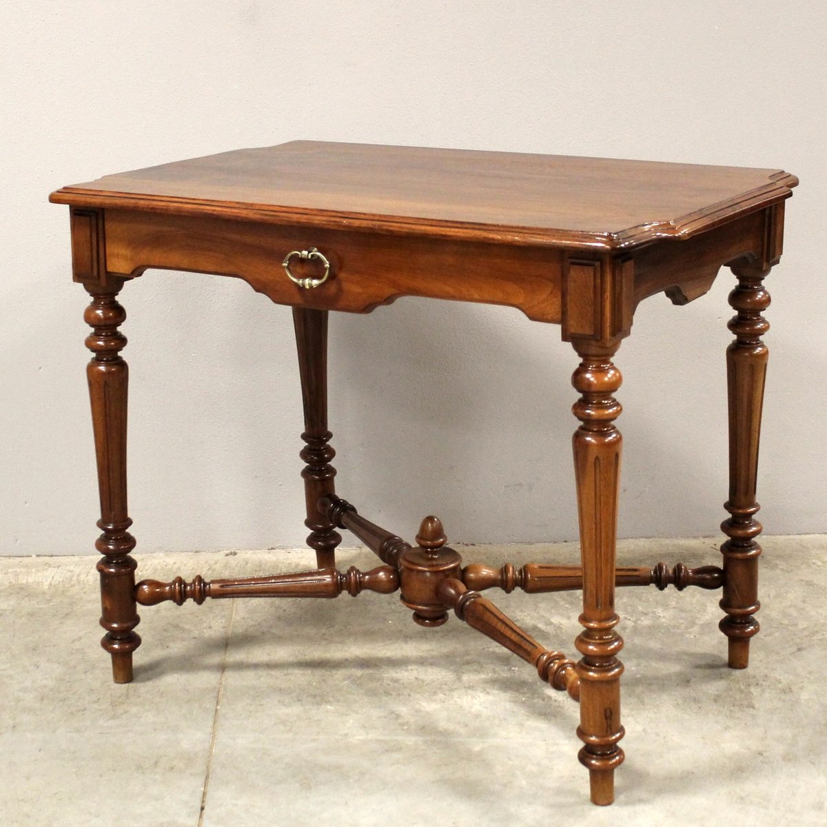 19th Century Walnut Writing Table for sale at Pamono