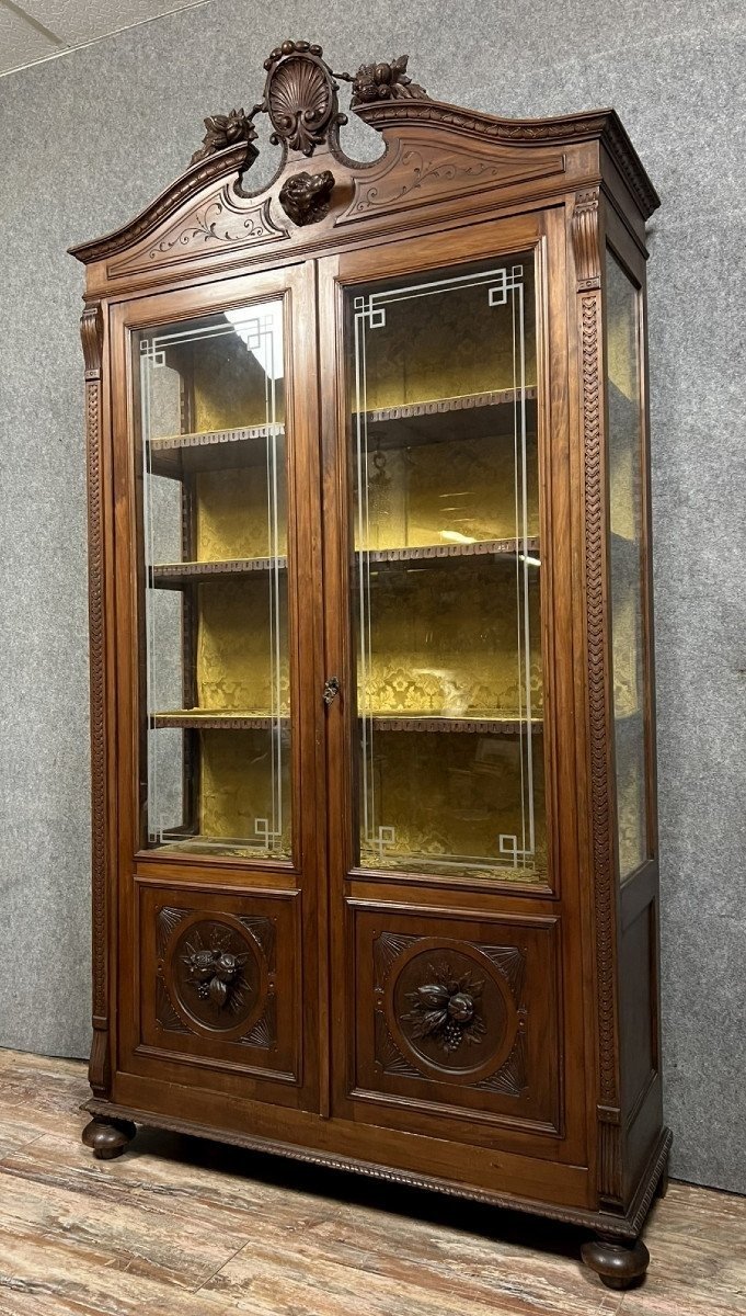 Italian Renaissance Style Walnut Bookcase for sale at Pamono