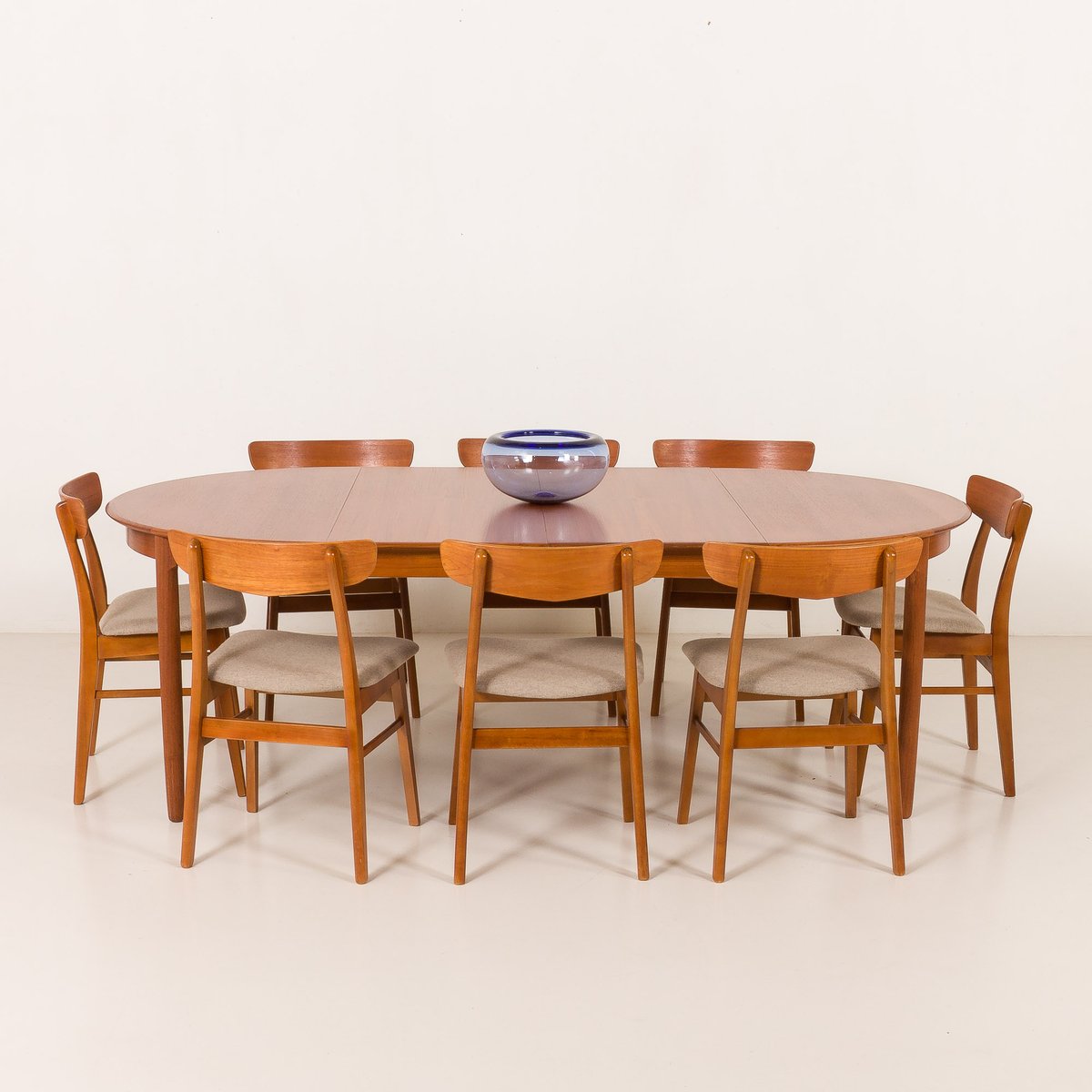 Scandinavian Round Extendable Table in Teak attributed to AB ...