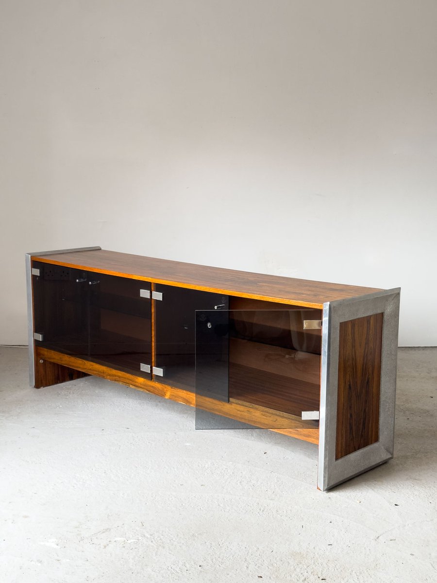 Enfilade en Palissandre, Chrome et Verre Fumé attribuée à Richard Young ...